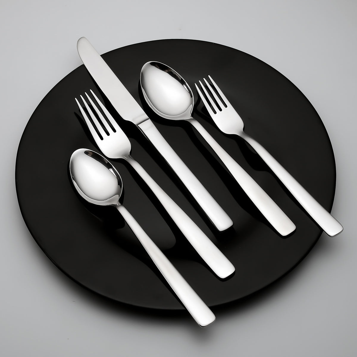 Luxury Cutlery Sets: Fine Dining at its Best | Grand Wazir